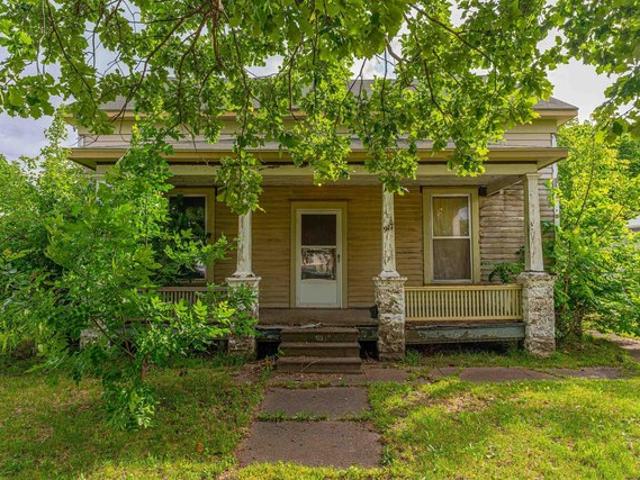 917 Broadway St, Lincoln, IL 62656