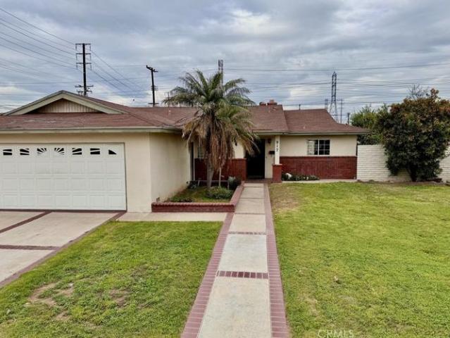 917 E Vanowen Ave, Orange, CA 92867