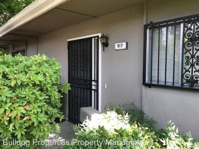 917 E. Ashlan Ave 917 E. Ashlan Ave