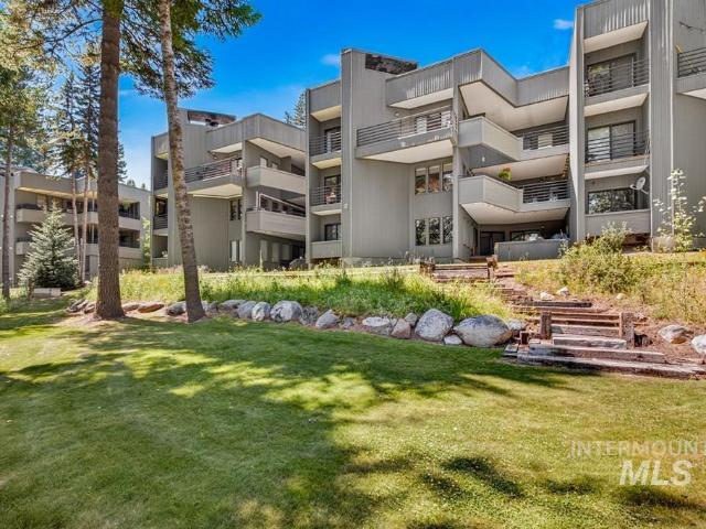 917 Fairway Drive 2B