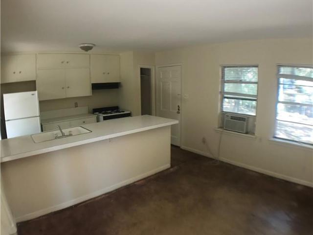 917 Keith Ln # C