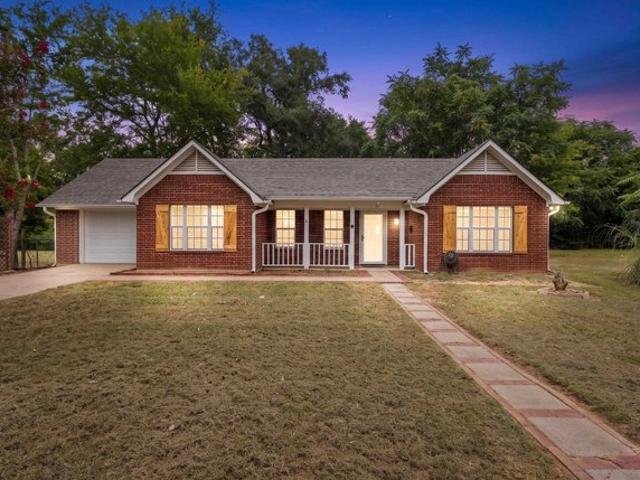 917 Leach St, Kilgore, TX 75662