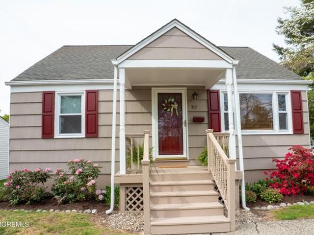 917 Mountain Ave, Middlesex, NJ 08846