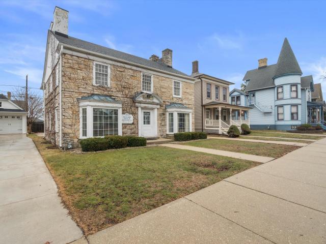 917 Main St