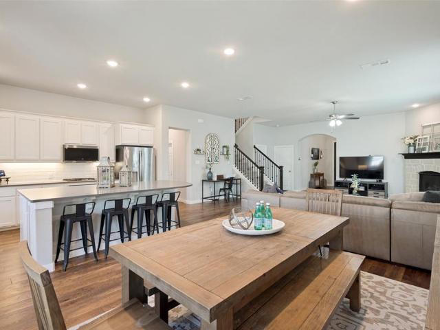 917 Meadows Drive