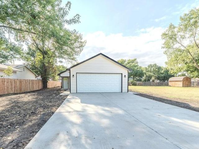 917 N Lulu St, Augusta, KS 67010
