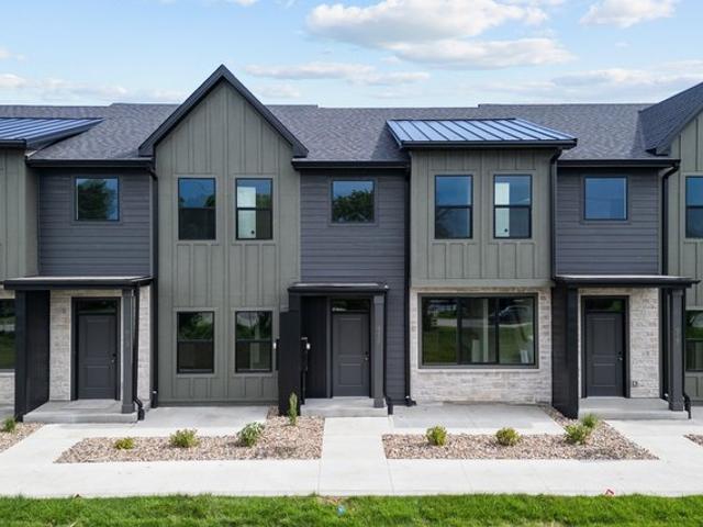 917 Percheron Ln, Norwalk, IA 50211