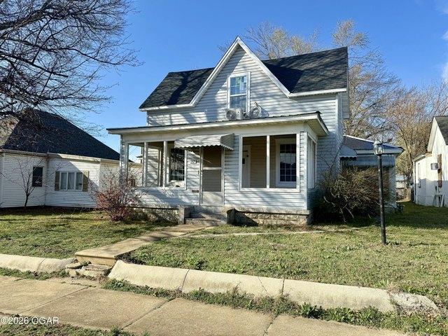 917 W 1st St, Webb City, MO 64870