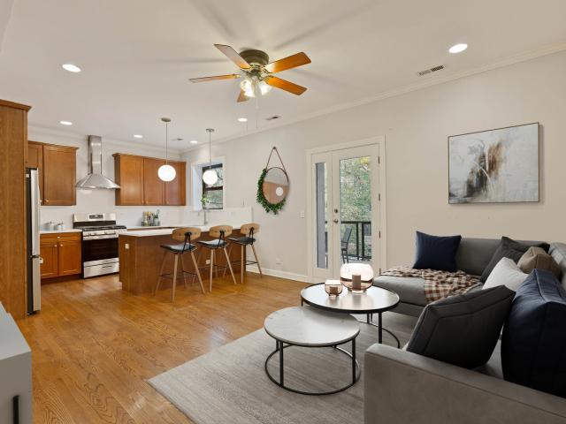 917 W Agatite Avenue # 2F