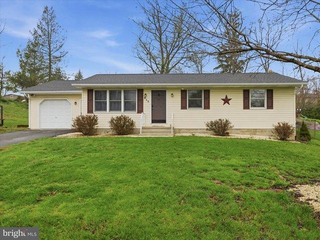 917 Woodland Pkwy, Waynesboro, PA 17268