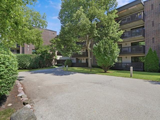 917 Vose Dr Apt 405, Gurnee, IL 60031