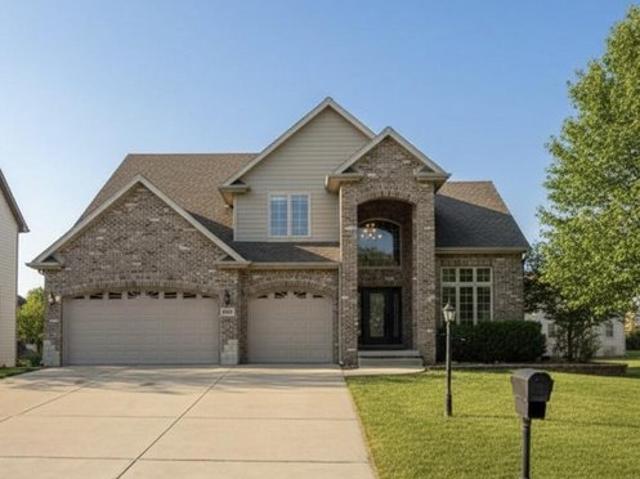9187 Michigan Dr, Crown Point, IN 46307