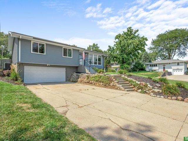 9187 Boyd St, Omaha, NE 68134