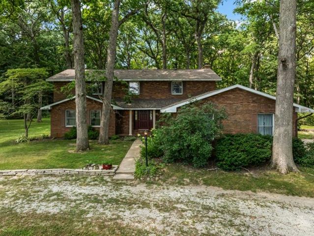 9187 Carl Springs Rd, Wapella, IL 61777