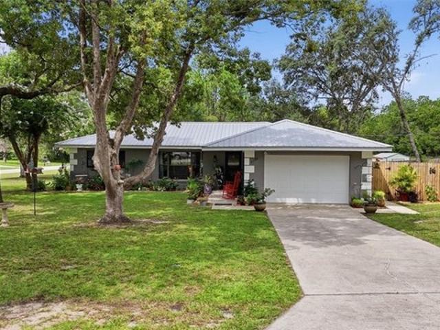 9188 N Commodore Dr, Citrus Springs, FL 34434