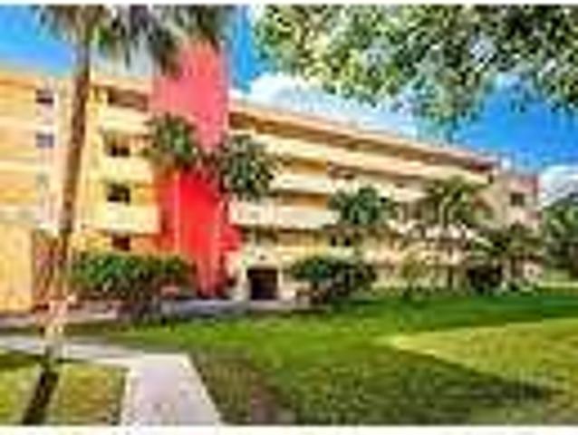 9180 Fontainebleau Blvd #404, Miami, FL 33172