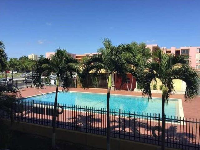 9180 Fontainebleau Blvd #103, Miami, FL 33172