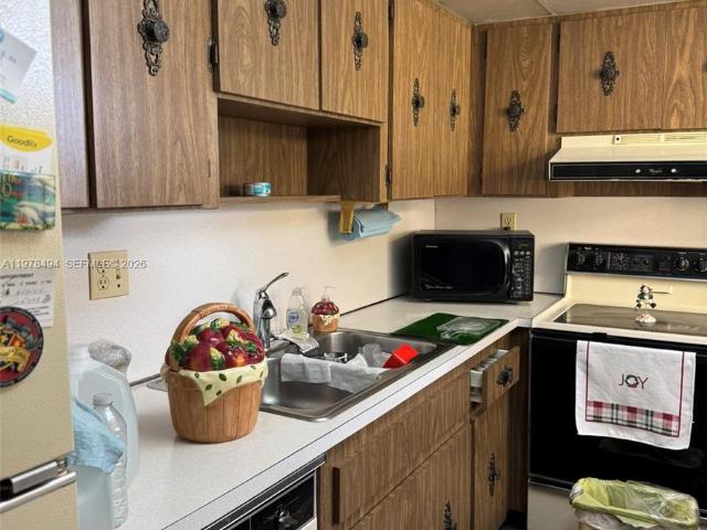 9180 Fontainebleau Blvd, Unit 302, Miami, FL 33172 | MLS #A11978