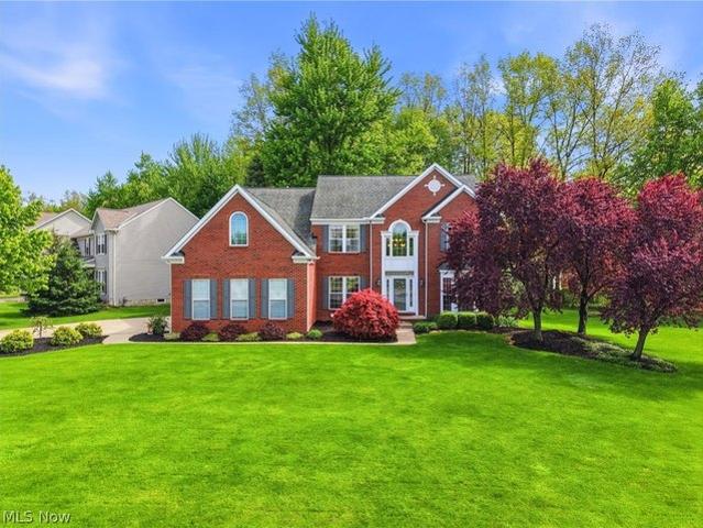9181 Millstream Cir, Olmsted Falls, OH 44138