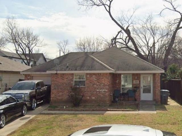 918 Bayonne St, Dallas, TX 75212