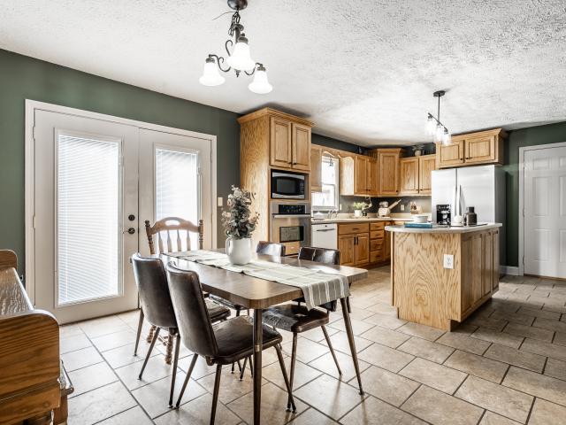 918 Briarwood Dr, Brownsburg, IN 46112 | MLS #22095 | Compass