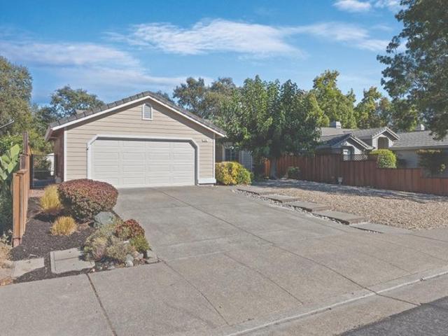 918 Ginkgo Pl, Windsor, CA 95492