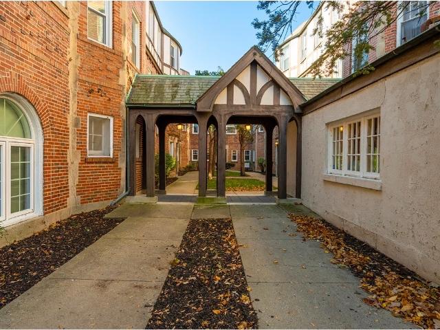 918 Green Bay Rd, Unit 3C, Winnetka, IL 60093 | MLS #12592 | Compass