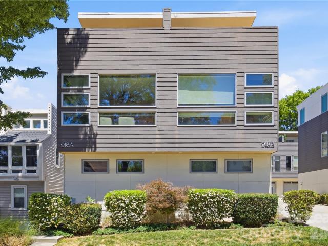 918 Greenleaf Avenue