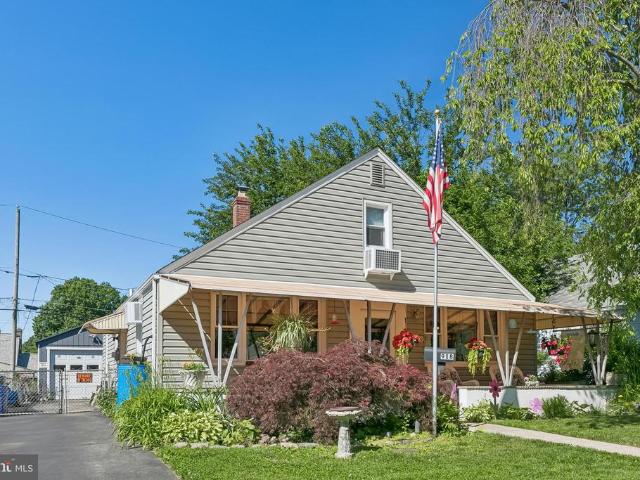 918 Griffith Street