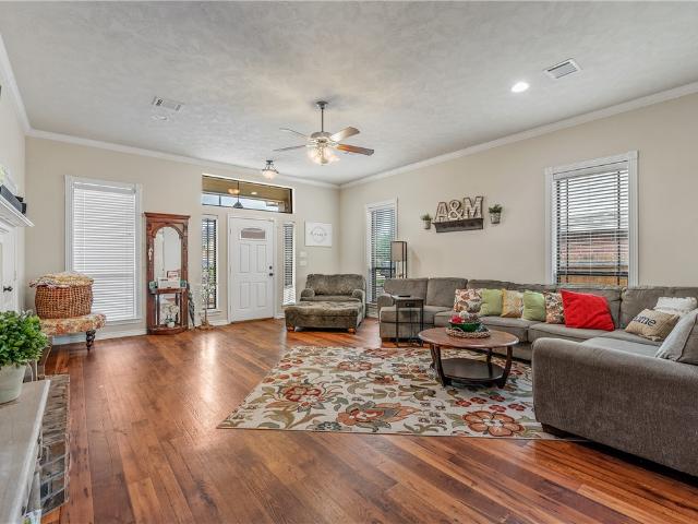 918 Dove Landing