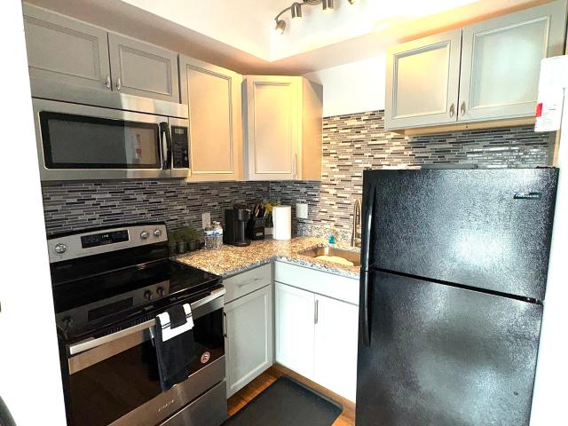918 E 17th St, Indianapolis, IN 46202 | MLS #22085 | Compass