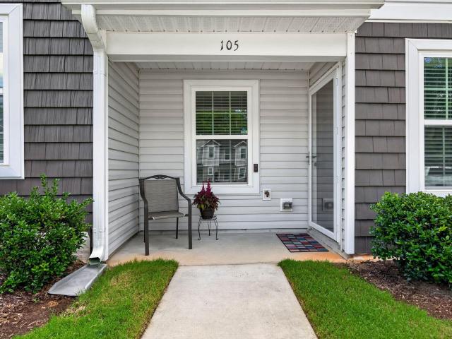 918 E Green Street F105