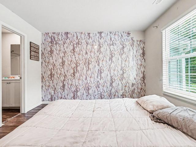 918 E Green Street G107