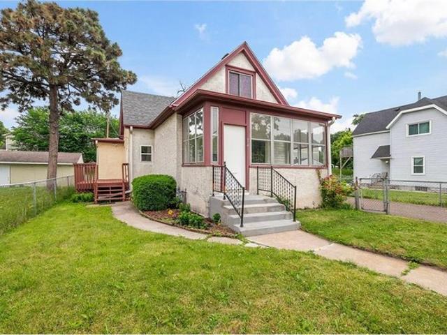 918 Edgerton St, Saint Paul, MN 55130