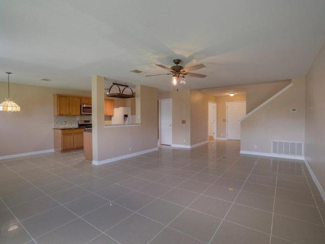918 Estate Dr