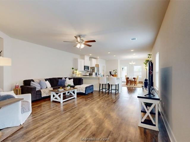 918 Fork Ct Court
