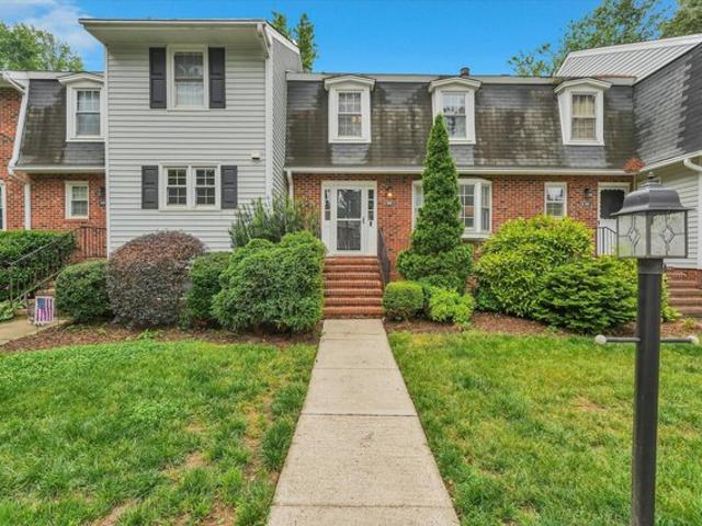 918 Hampshire Ct, Cary, NC 27511