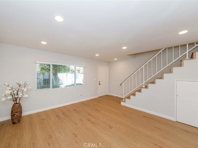 918 Huntington Dr O