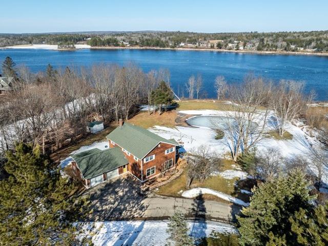 918 Main St, Calais, ME 04619