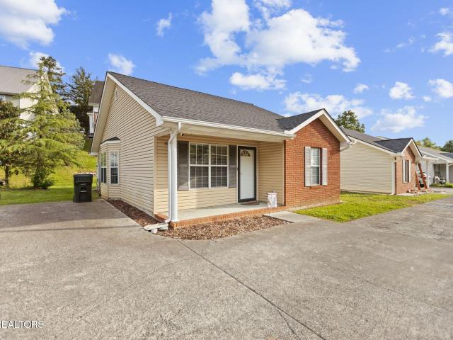 918 Middlebrook Court