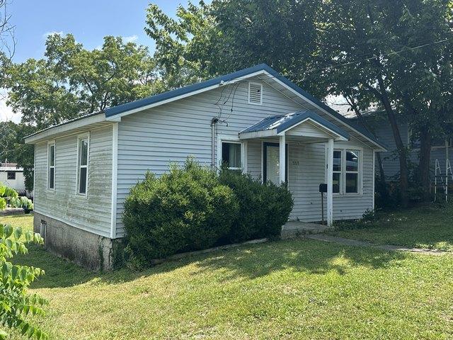 918 N Maple Ave, Mountain Grove, MO 65711
