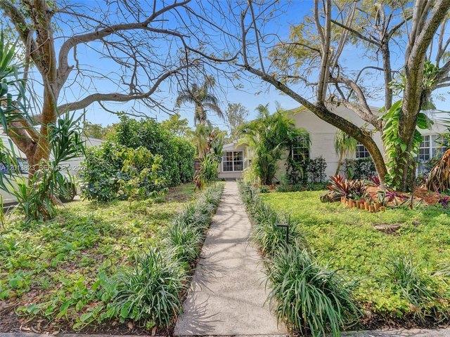 918 NE 4th Ct, Hallandale Beach, FL 33009