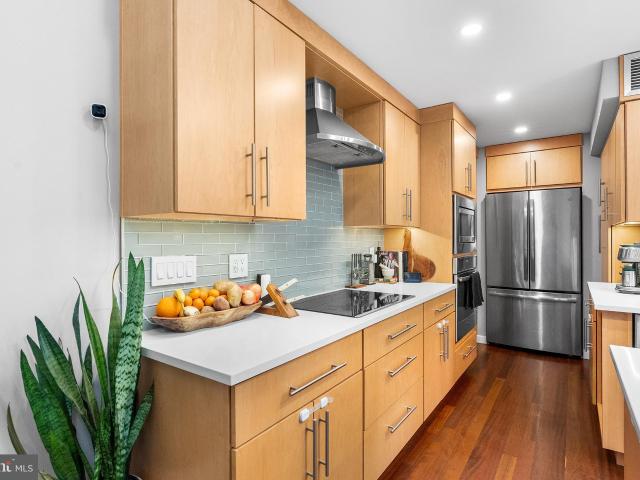 918 Spruce St, Unit 2, Philadelphia, PA 19107 | MLS #PAPH2600 | Compass