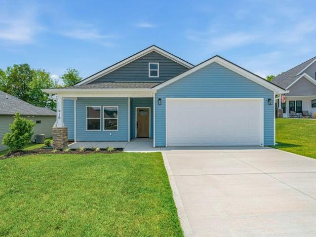 918 Stratford Ave, Sweetwater, TN 37874