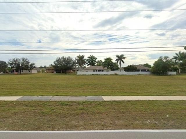 918 SW Trafalgar Pkwy, Cape Coral, FL 33991