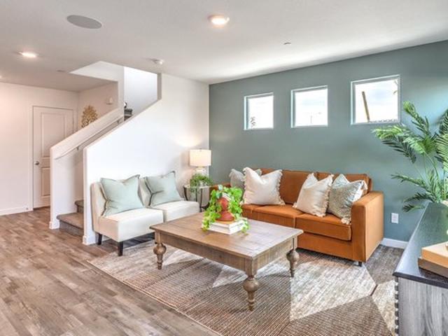 918 Pink Sugerbird St, Henderson, NV 89011