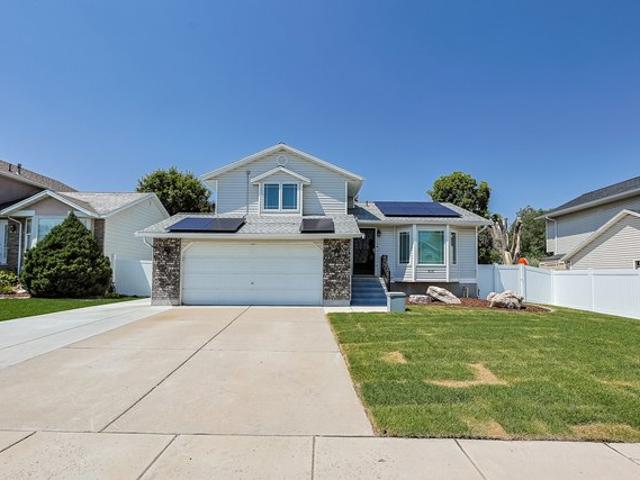 918 W 4150 S, Riverdale, UT 84405