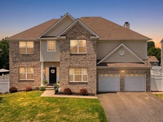 918 Timberline Dr, Jefferson Township, NJ 07849