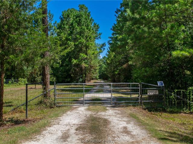 9195 County Road 207 County Road