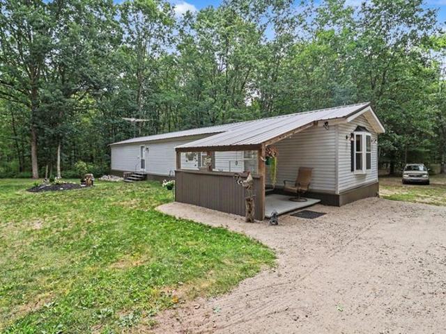 9196 N Ruth Dr, Branch, MI 49402